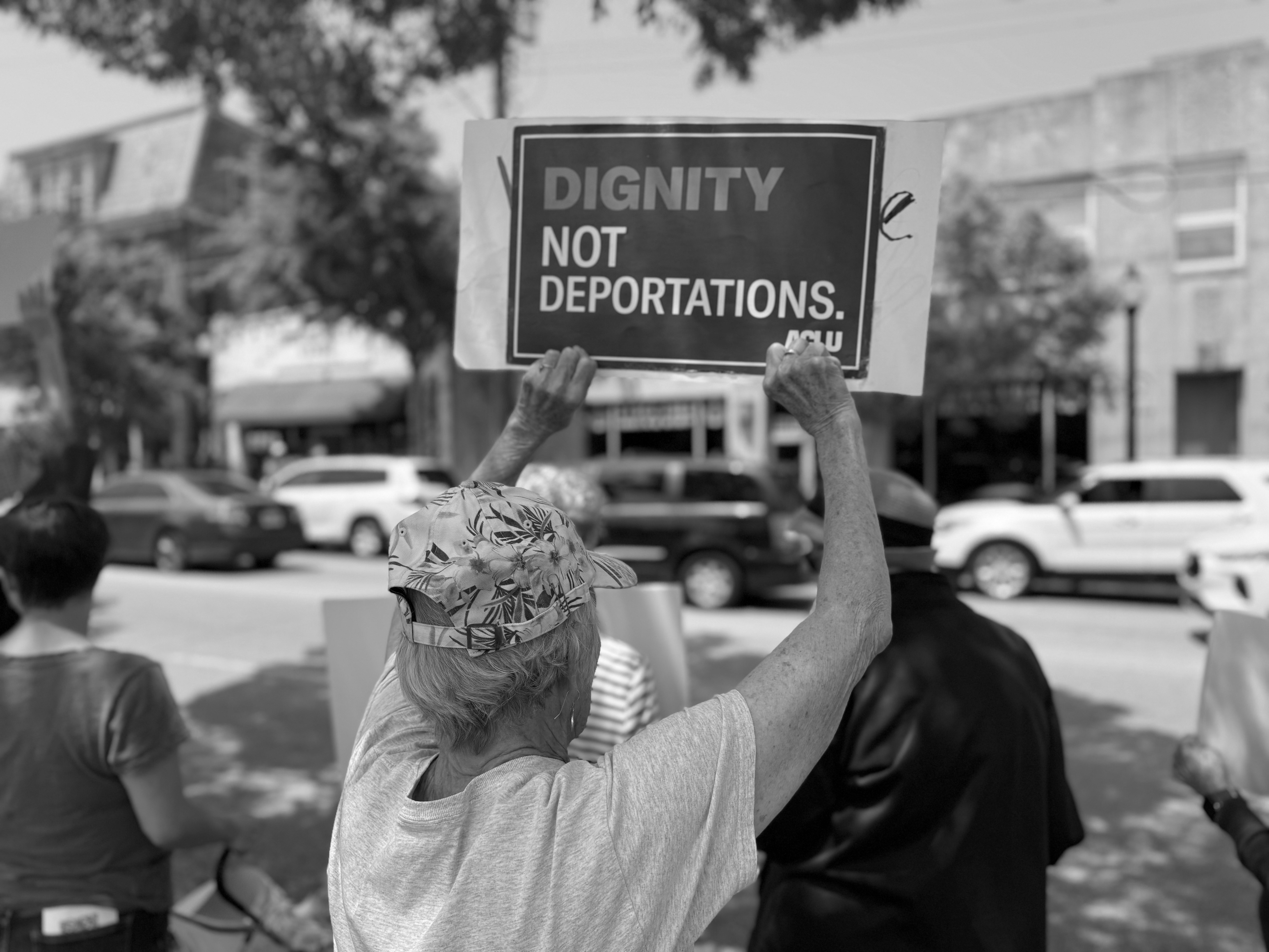“Él no es una amenaza; merece la libertad, no la deportación”